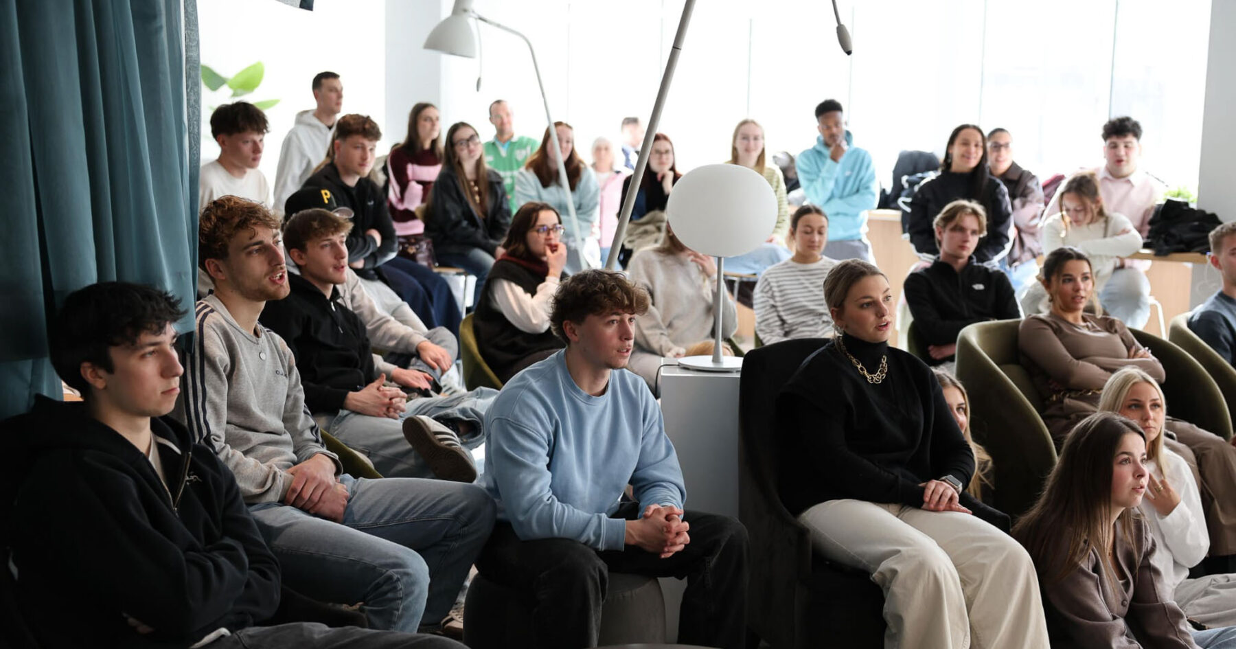 Voyage à Rotterdam pour les étudiants de Marketing — HELMo