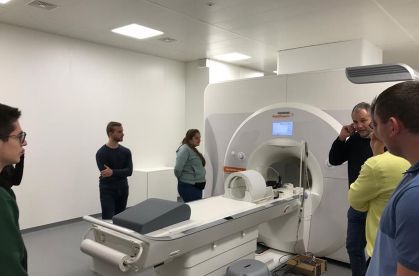 Visite du laboratoire Giga-CRC pour HELMo Gramme — HELMo