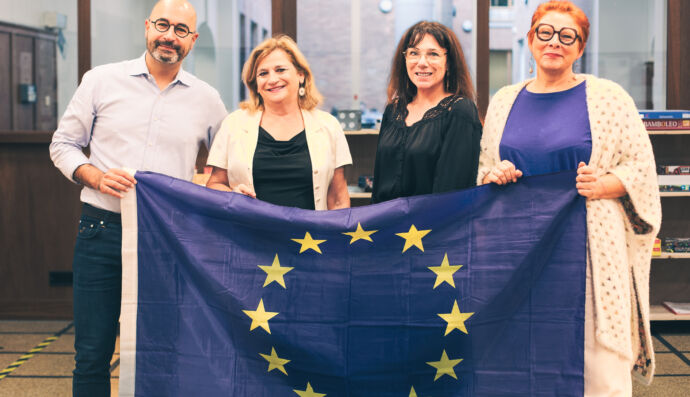 Devenir travailleur social s’inscrire HELMo ESAS ? Profils Formation