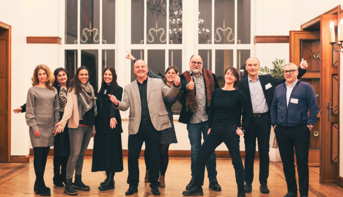 Devenir travailleur social s’inscrire HELMo ESAS ? Profils Formation