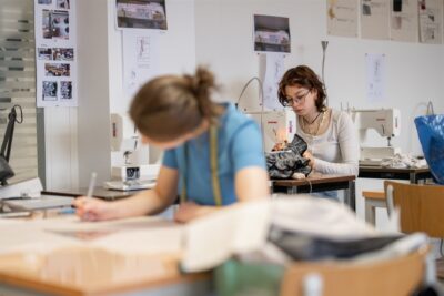 Débouchés & Métiers HELMo Mode Styliste Modéliste Création vêtements