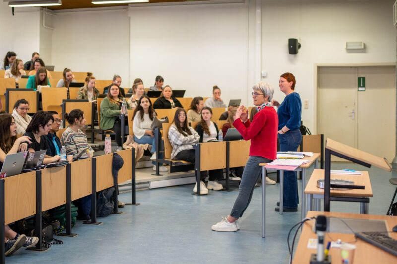 HELMo ESAS Liège département social Bibliothèque Caféteria