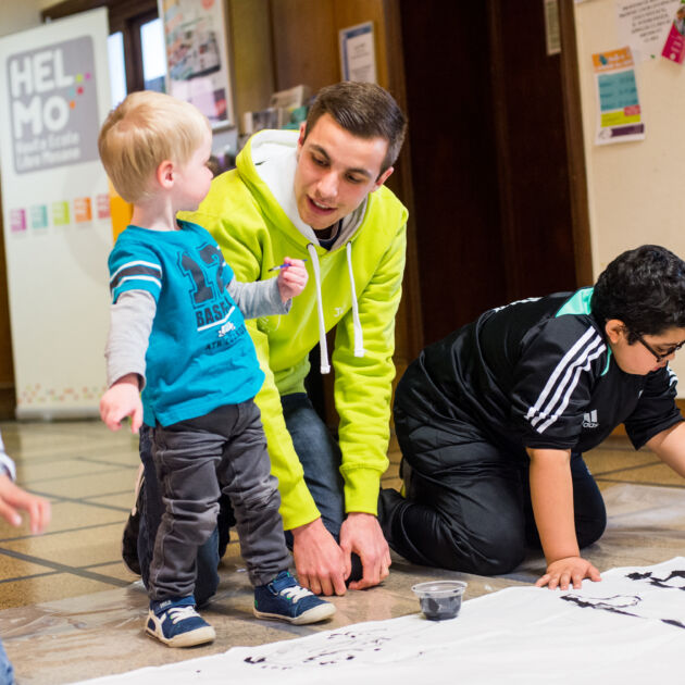 Devenir travailleur social s’inscrire HELMo ESAS ? Profils Formation